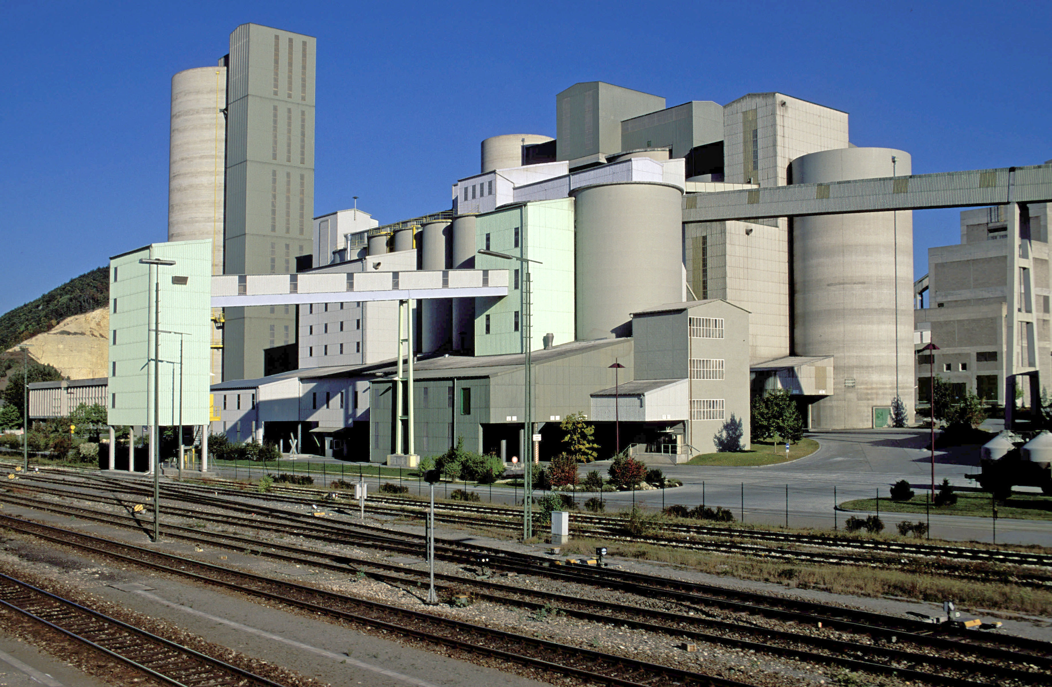 Big emitters in cement sector join forces to decarbonize production ...